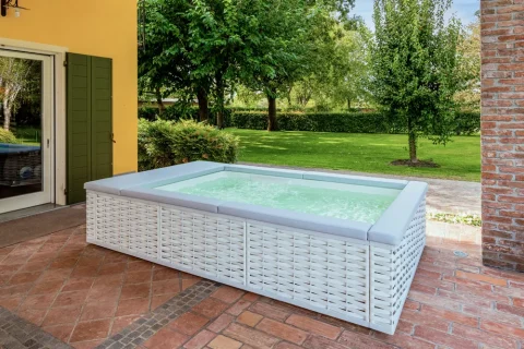 Musa: mini above ground fiber pool for gardens | Piscine Laghetto
